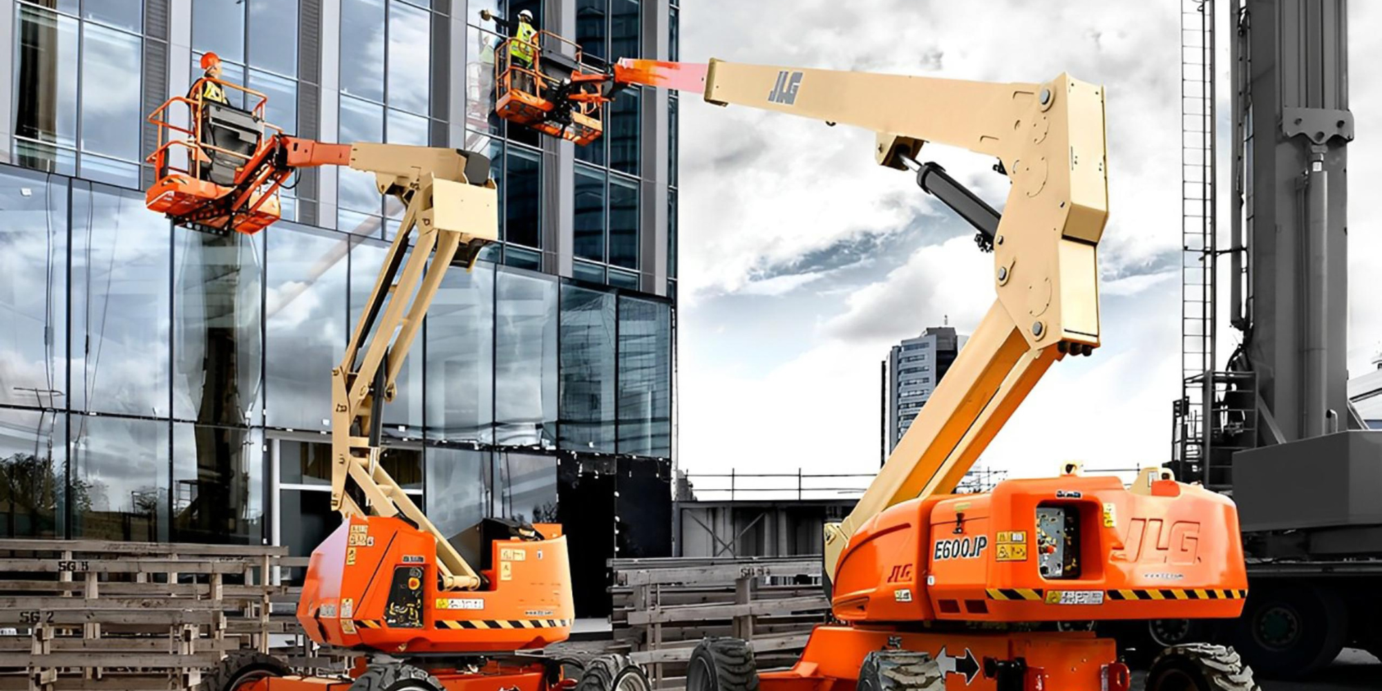 Everything you need to know about lifting equipment and pallet trucks ...